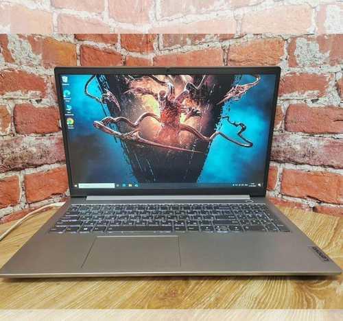 Ноутбук Lenovo с IPS экраном и процессором Core i5-11