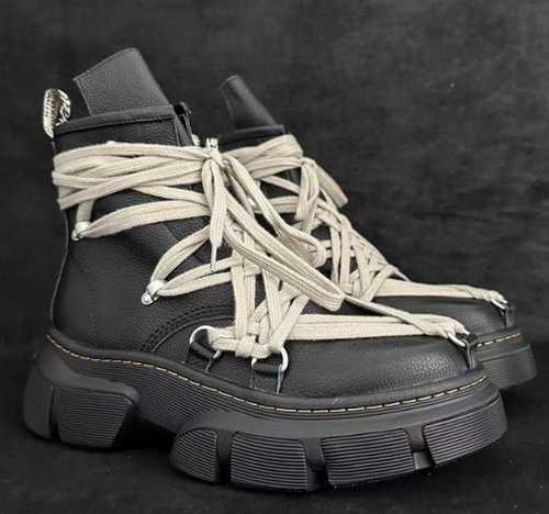 Rick owens dr martens megalace на руках