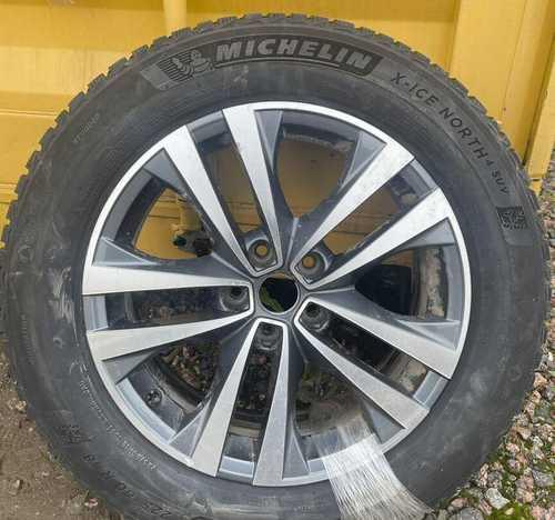Зимние колеса с дисками R18 225/60 зима
