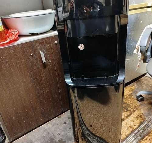 Кулер для воды с холодильником