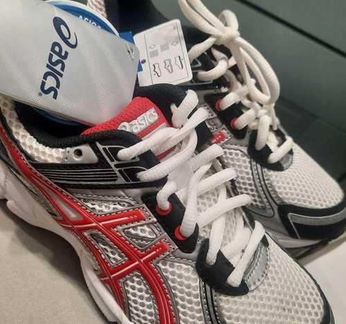 Новые кроссовки Asics на 32,5 размер