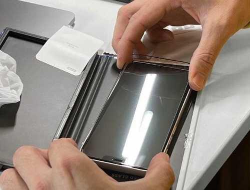 Защитные плёнки и стёкла для iPhone