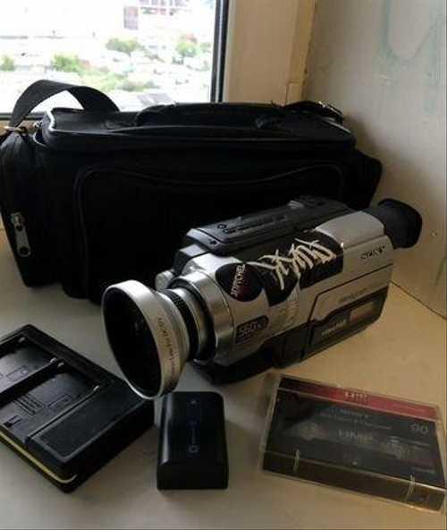 VHS видеокамера Sony CCD-trv208e