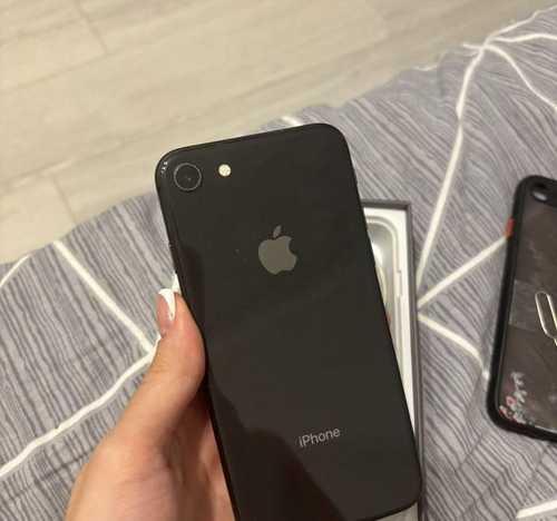 iPhone 8, 64 ГБ