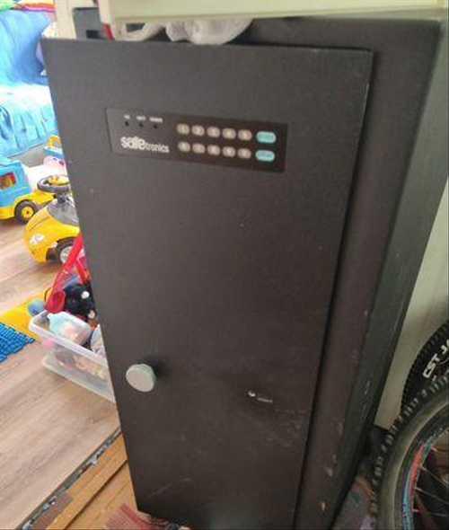 Сейф safetronics