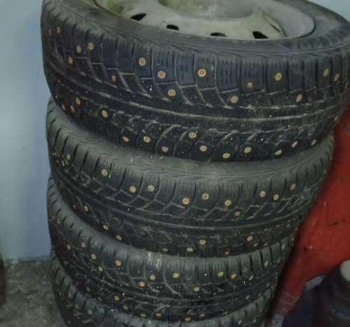 Accelera 651 4/4.5 R14