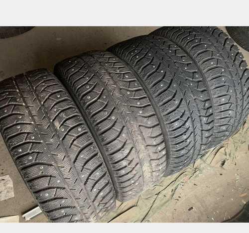 Bridgestone Ice Cruiser 7000 205/55 R16