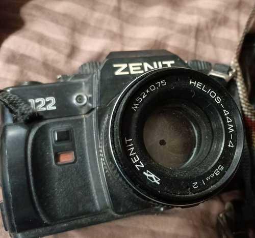 Пленочный фотоаппарат zenith 122