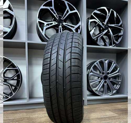 Kumho Ecsta HS52 185/50 R16 81V