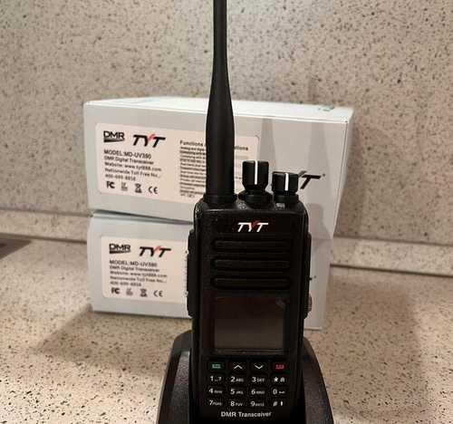 Рация аналогово-цифровая TYT MD-UV390 DMR с GPS