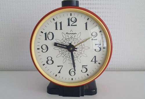 Часы будильник СССР Янтарь 4 камня