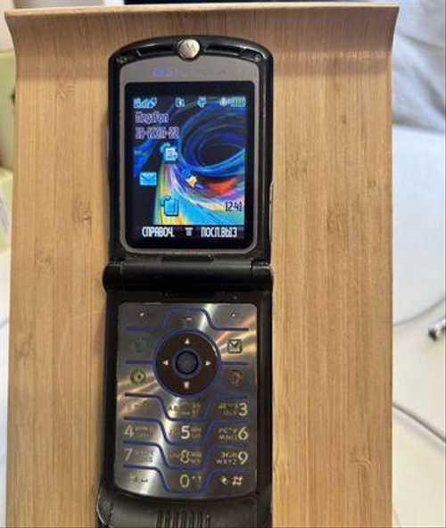 Культовый телефон Motorolla Razr v3i