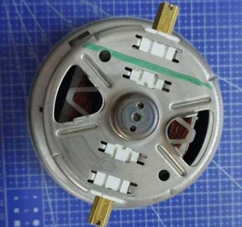A141886 Двигатель для пылесосов Bosch 1BA4425
