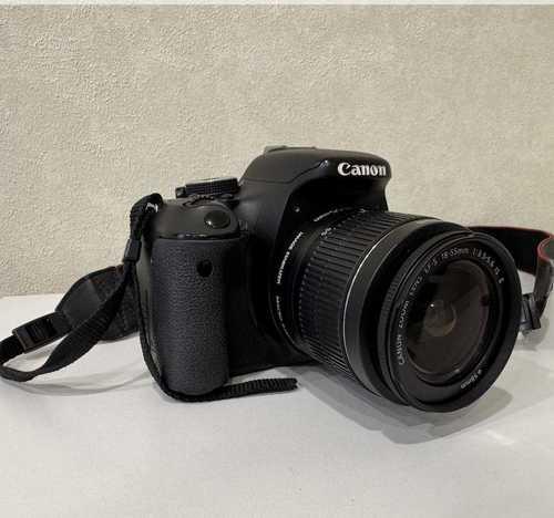 Зеркальный фотоаппарат Canon EOS 600D с объективом