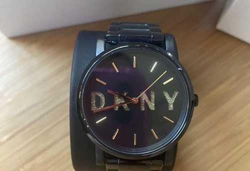 Часы женские dkny