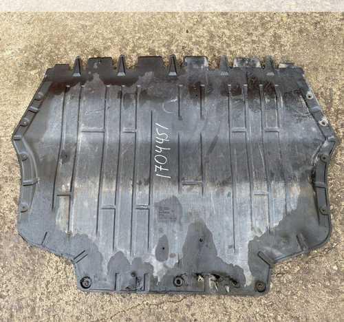 Пыльник двигателя Volkswagen Jetta 5 1704451