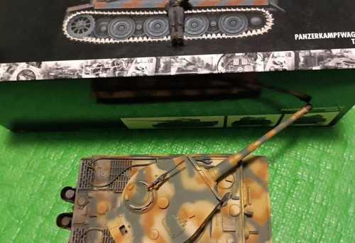 Minichamps 1.35 танк тигр