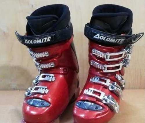 Ботинки для горных и беговых лыж и сноуборда