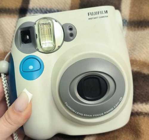 Пленочный фотоаппарат Instax mini 7s