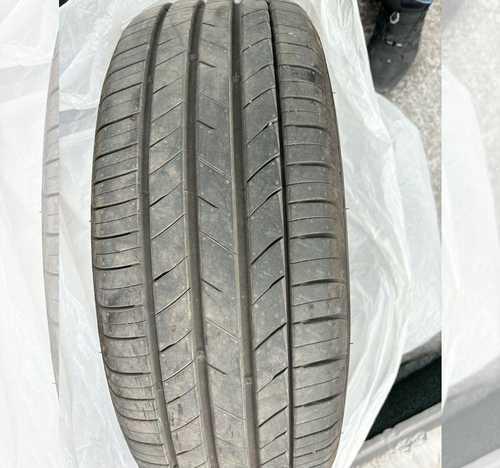 Kumho Ecsta HS52 215/55 R17 98W