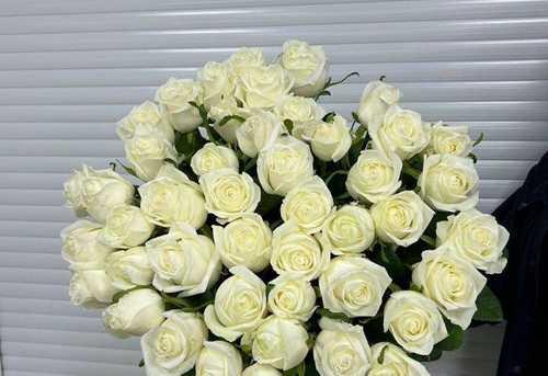 Букет белых Голландских роз с доставкой от 15 шт