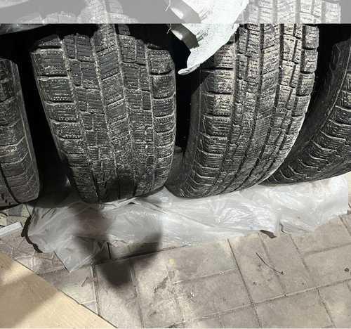 Goform W705 235/60 R18