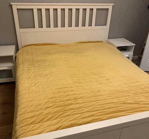 Кровать IKEA хемнэс и 2 тумбочки