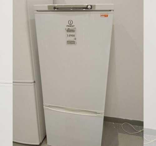 Холодильник Indesit 145см на гарантии