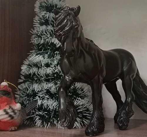 Лошадь Breyer