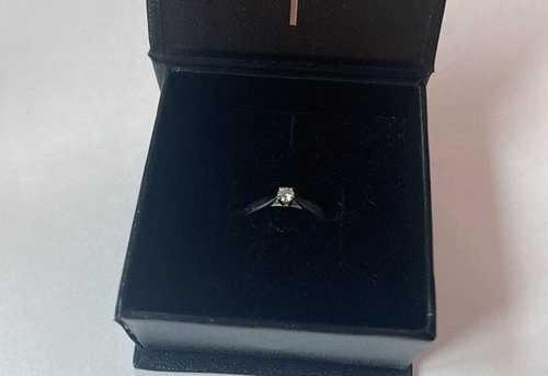 Золотое кольцо с бриллиантом 17 размер эпл Даймонд