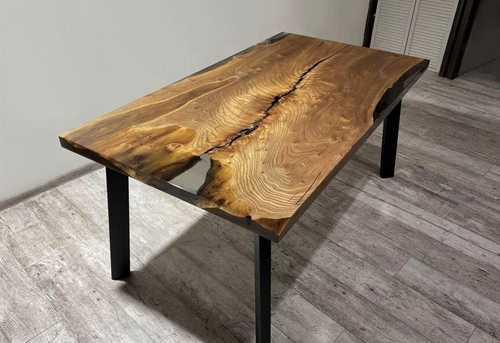 Кухонный стол река из массива дерева и смолы