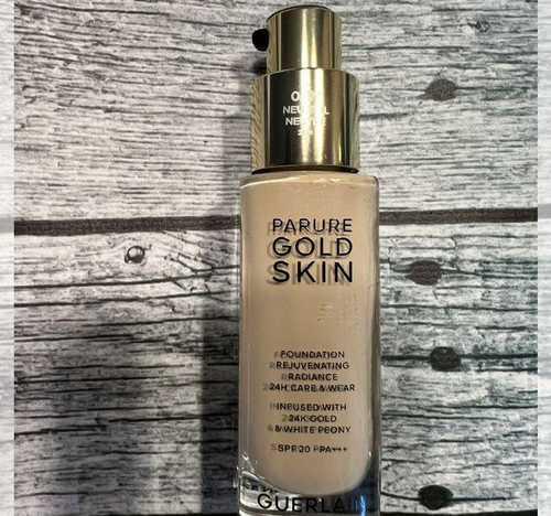 Тональный крем guerlain Gold Skin