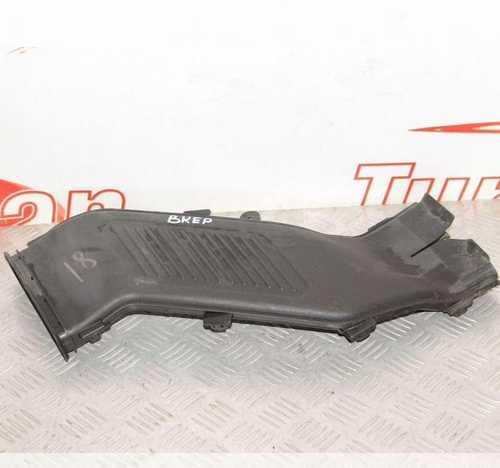 Воздухозаборник Mazda 3 BK