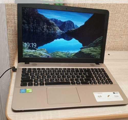 Ноутбук asus vivobook