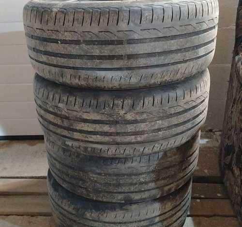 Bridgestone Turanza T001 215/45 R17