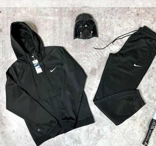 Спортивные костюмы Nike