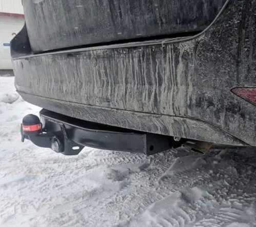 Фаркоп Toyota Fortuner крепление шара на болтах