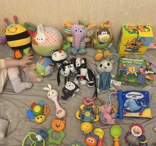 Детские игрушки пакетом для малышей