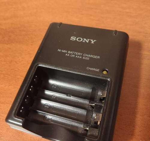 Зарядное устройство Sony BC-CS2B Ni-MH AA/AAA