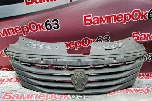 Решетка радиатора передняя Renault Logan
