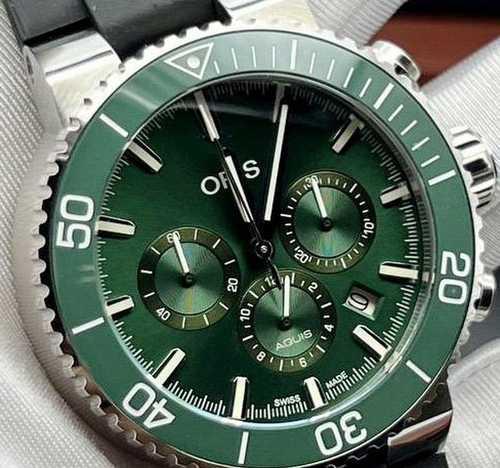 Наручные часы Oris Aquis Green Chronograph