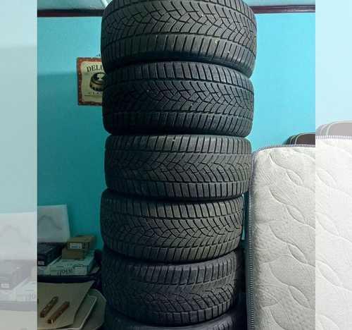 Goodyear UltraGrip Performance+ 245/45 R18 110V