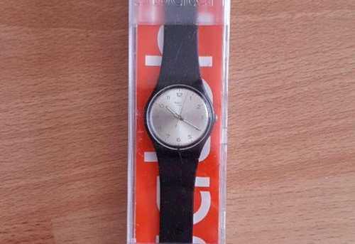 Часы Swatch в футляре, оригинал, черные