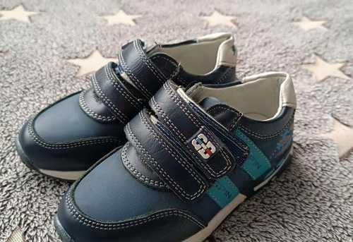 Новые детские ботинки кожаные
