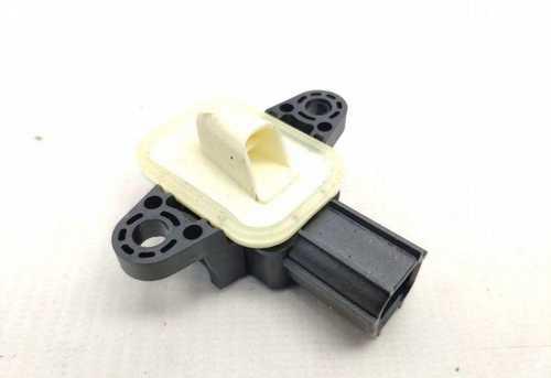 Датчик airbag передний Volvo S60 B4164T 2011