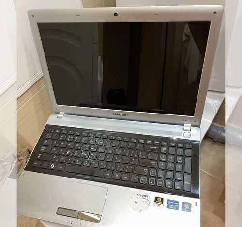 Ноутбук samsung rv 520