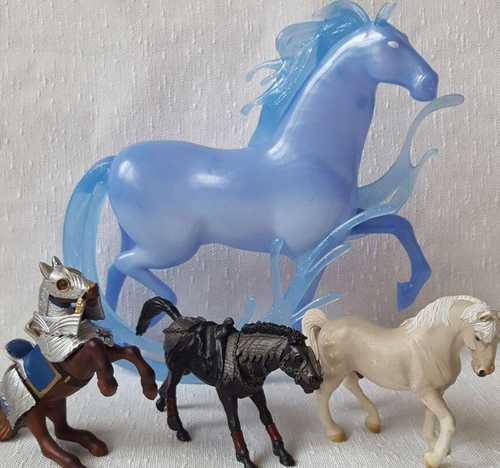 Статуэтки конь лошадь Schleich