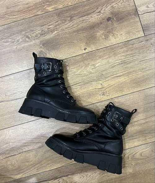 Ботинки женские stradivarius