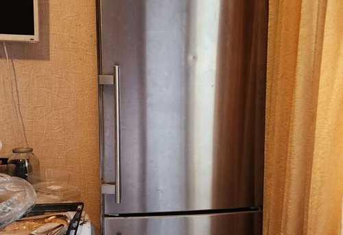 Холодильник Liebherr CPes 40030