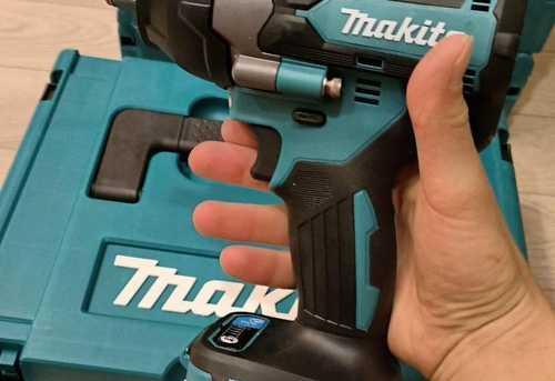 Гайковерт аккумуляторный Makita 800 N.M